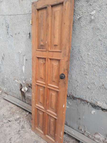 Eshik sotiladi xolati yaxshi