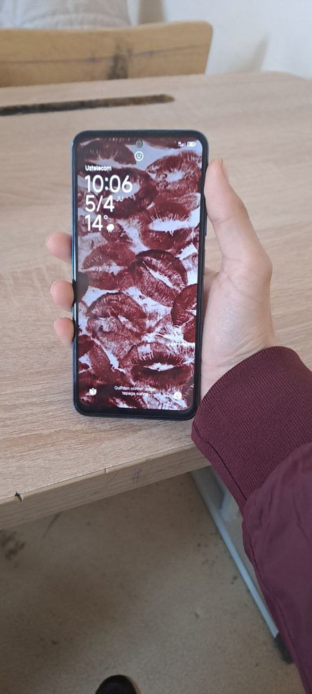 Tel:Redmi note 11 s
Pamyat:128/12
Kar dak:full
Narxi:2500 galishamiz
T