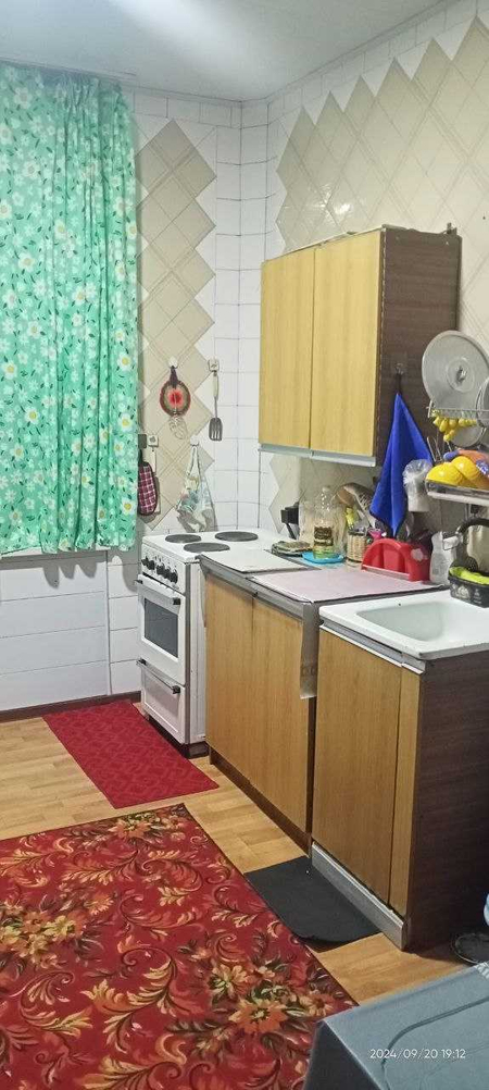 Госпитальный Капитал банк 3-комнатная 5/16 90 м² средн. сост 2 лифта