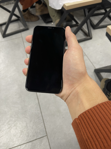 iPhone 11pro idial sostayana