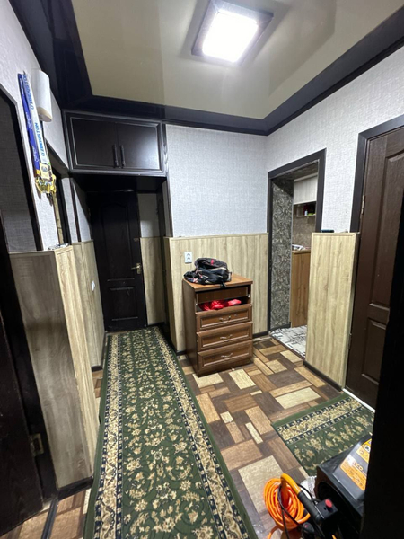 .Продам 3комнатную 3этаж евроремонт 70м2+ с мебелью техникой ГоснитиЗа