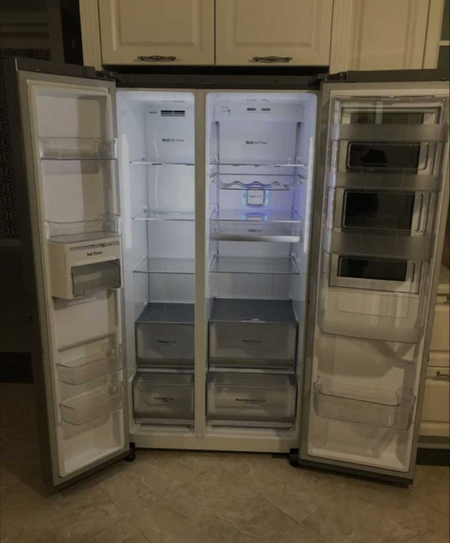 Холодильник двухкамерный LG No frost system.