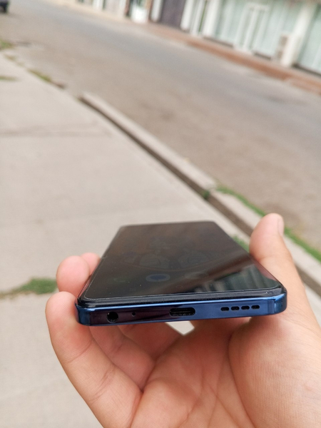 Infinix hot 40 i  16gb rom 256xotira