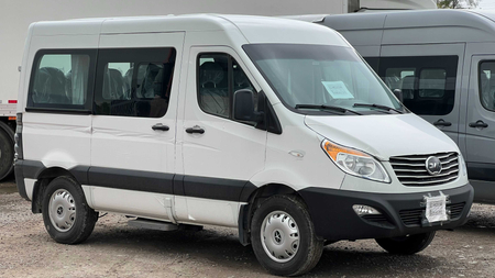 JAC M4 микроавтобусимизнинг 13 кишилик тайор холатда