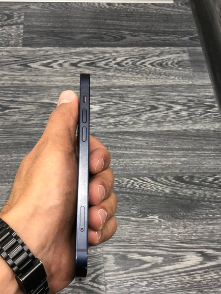 iphone 12 sotiladi