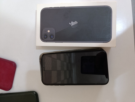 iPhone 11 64gb .