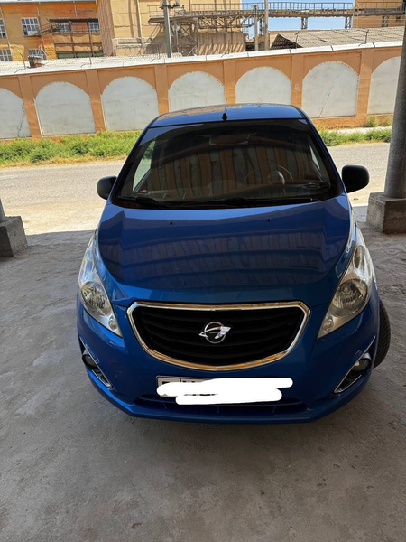 Автомобиль  Спарк