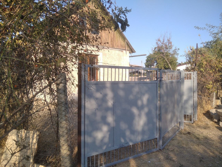 Dacha 8 sotix yer
