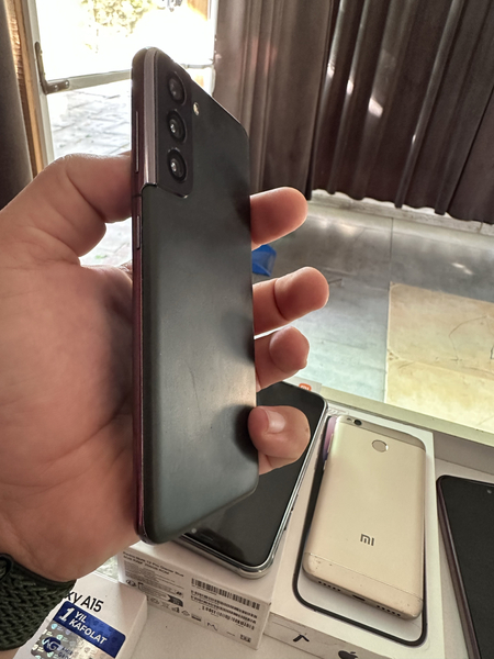 S21 samsung sotiladi 12/256