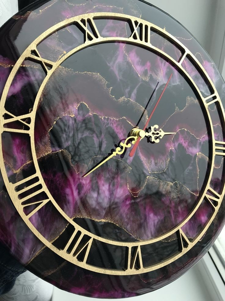 Dekorativ soatlar Resin art texnikasida