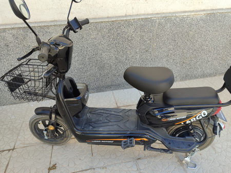 Moto elektrskuter 