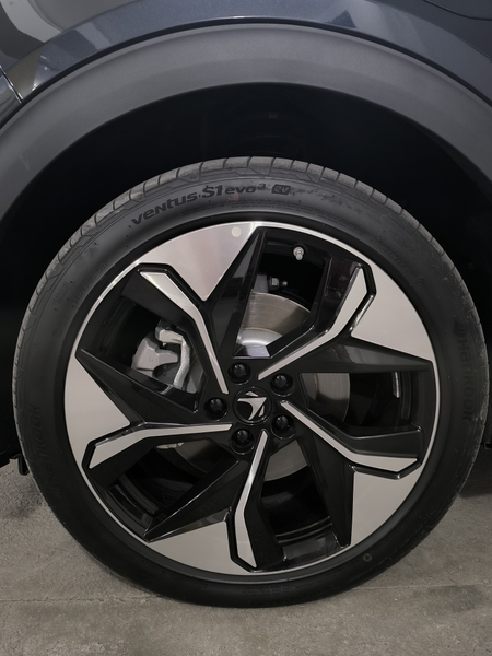 245/45/20 Hankook