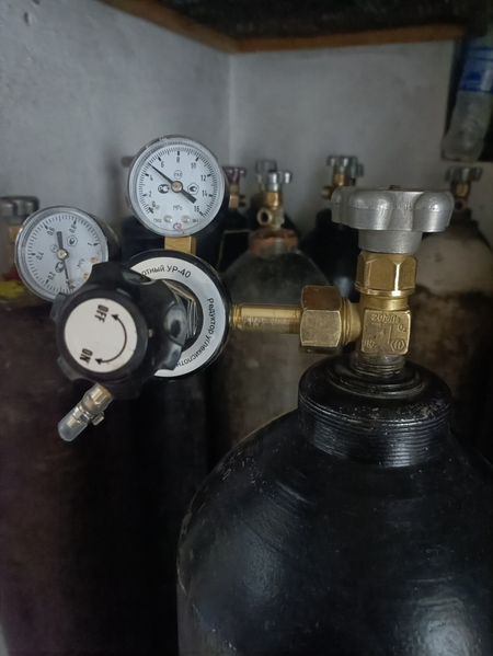 Углекислый газ, кислород, прапан, аргон.