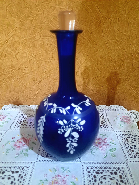 Красивый антикварный Графин, яркое,  кобальтовое  стекло, ручная росп