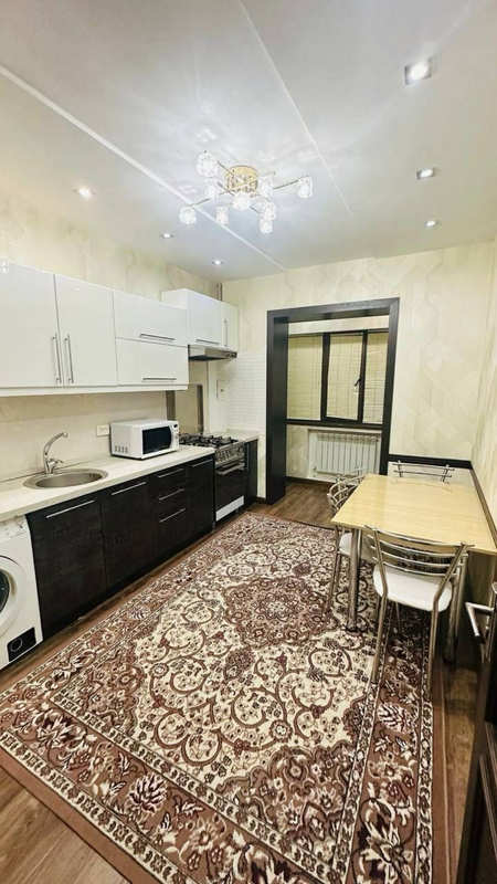 Дружба Народов продам отдельный вход .Т. Не торец Райхон кафе