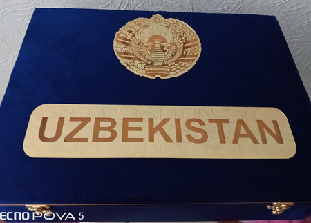 Коробка сотилади.