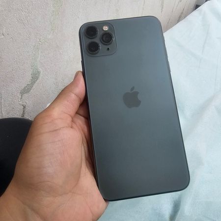 iPhone 11 Pro Max хороший состояние
