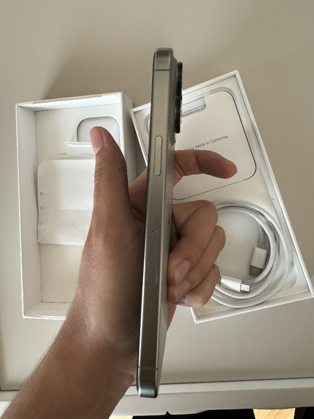 iPhone 15 pro max 100% batareya ideal , Natural titanium