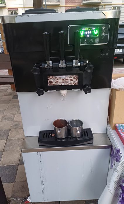 Продаётся фризер в комплекте