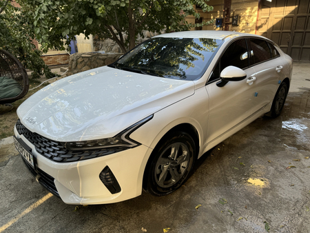 Автомобиль KIA K5