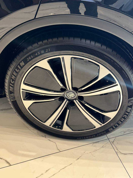 BYD Tang  Gibrid 7 Kishilik  Naxd va Kredit bor