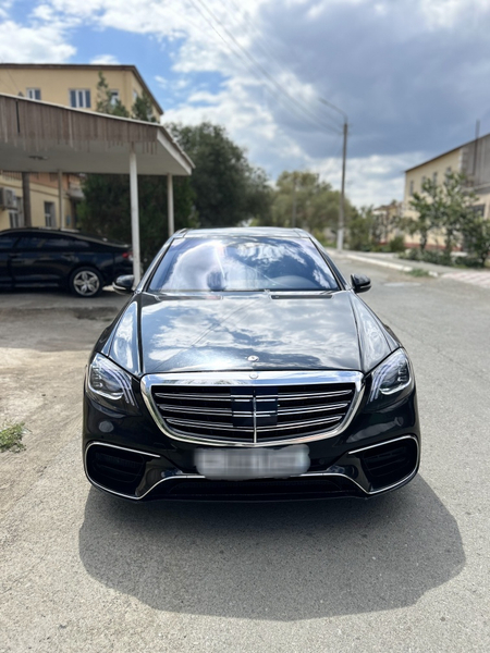 Срочно продаётся Мерседес Бенц 222 переделенный из w221