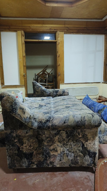 Yaxshi divan 400som