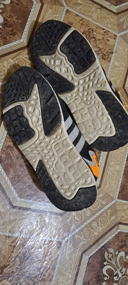 Продаются кроссовки