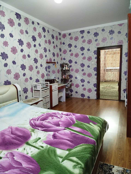 Yunusobod 15 kvartlda 3 xonali kvartira sotiladi.
