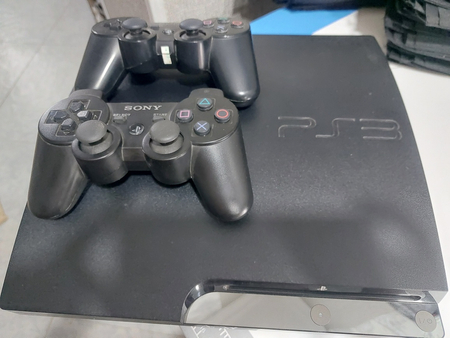 Продаётся приставка PS3 Slim