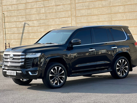 Toyota land cruiser 300 srochna sotiladi..