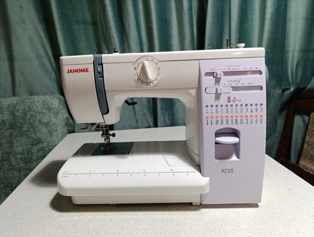 Janome 423S швейная электромашинка