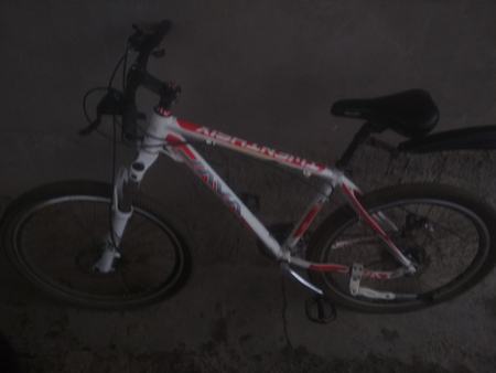 Velosiped pochti yangi