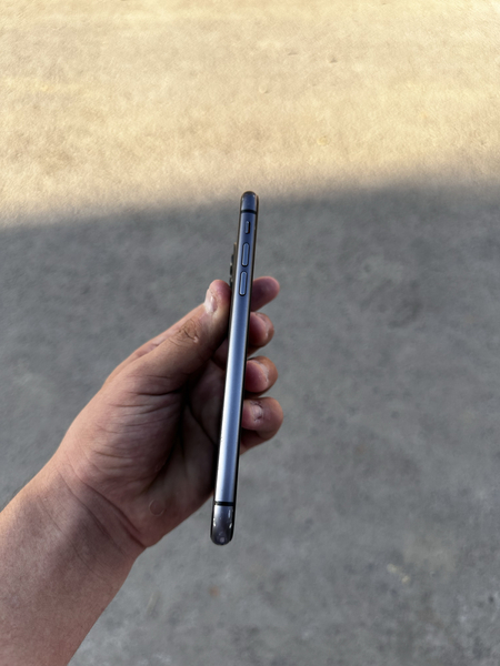 Iphone 11  Sotiladi Srochno
