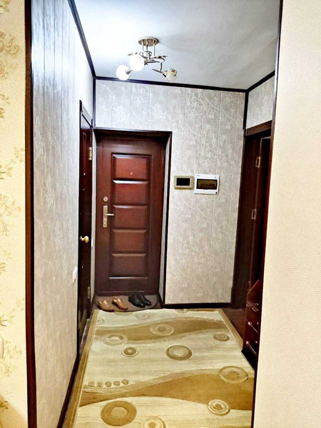 Яккасарай, Саламатина 3комн/3/5, 68м2, Кирп, Торец Ор-р: Южный вокзал