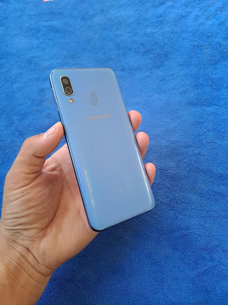 Samsung A40 srochna sotiladi