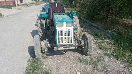 Mini traktor sotiladi