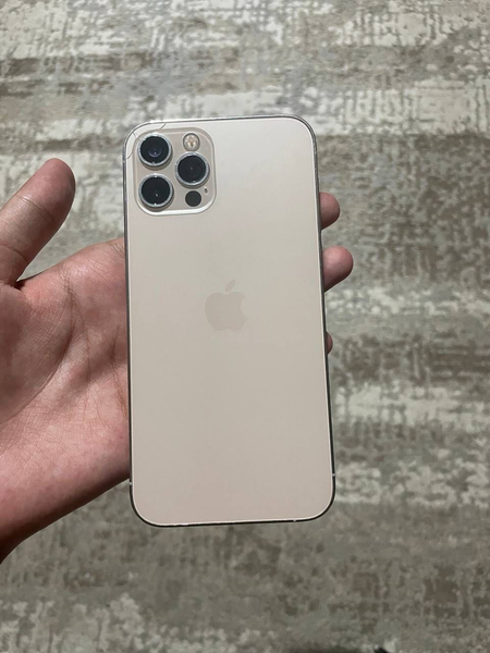 iPhone 12 про без коробки