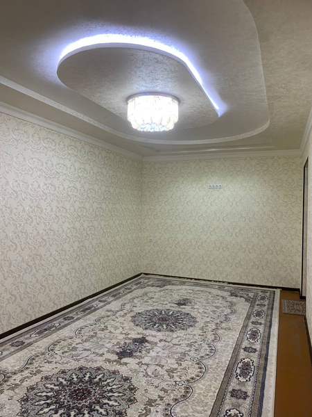 Xovli 6 sotixli sotiladi