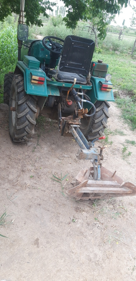 Mini traktor satiladi
