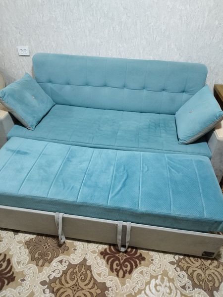 Продам диван с выдвижным механизмом