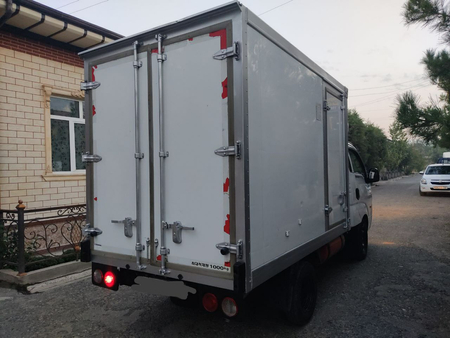 Kia bongo izatermiz botka sotiladi