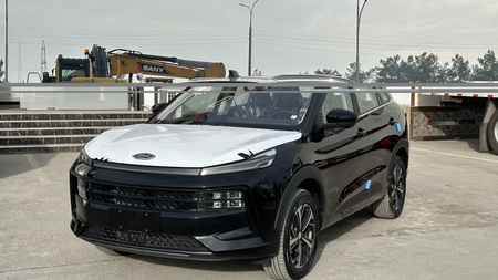 Jac JS6 uzini toifasidagi luboy moshinani ortta qoldiradi