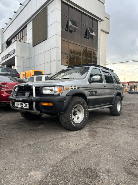 Nissan  pathfinder