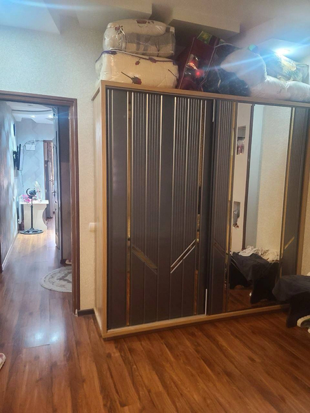 Срочно продаётся квартира панельный 2/4/4