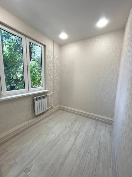 Ялангач Налоговая , 1в2/1/4 балкон , новый ремонт , 35м2 , 51 000 у.е