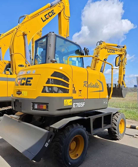 Колесный экскаватор SDLG E765F