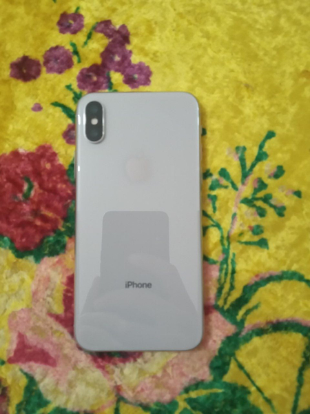 iPhone X tig’iz .