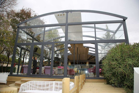Pergola. Kafe restoran va uylar uchun Soyabonlar