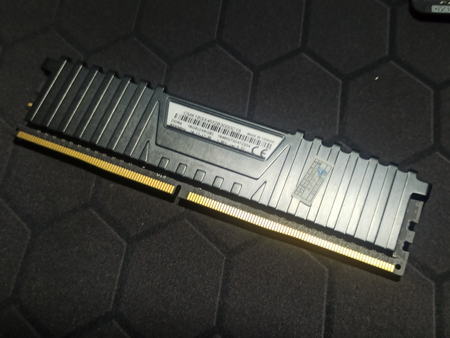 DDR4 300MHz 8Gb Corsair original